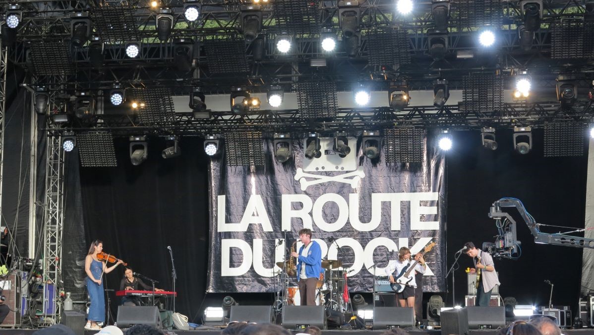 La Route du Rock 2022 : entre riffs, chenille et galette saucisse très ...